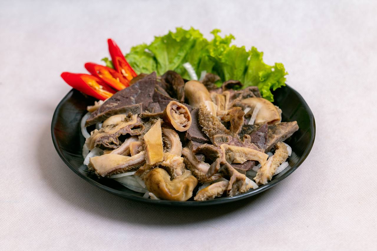 Steamed beef belly with Prahok juice